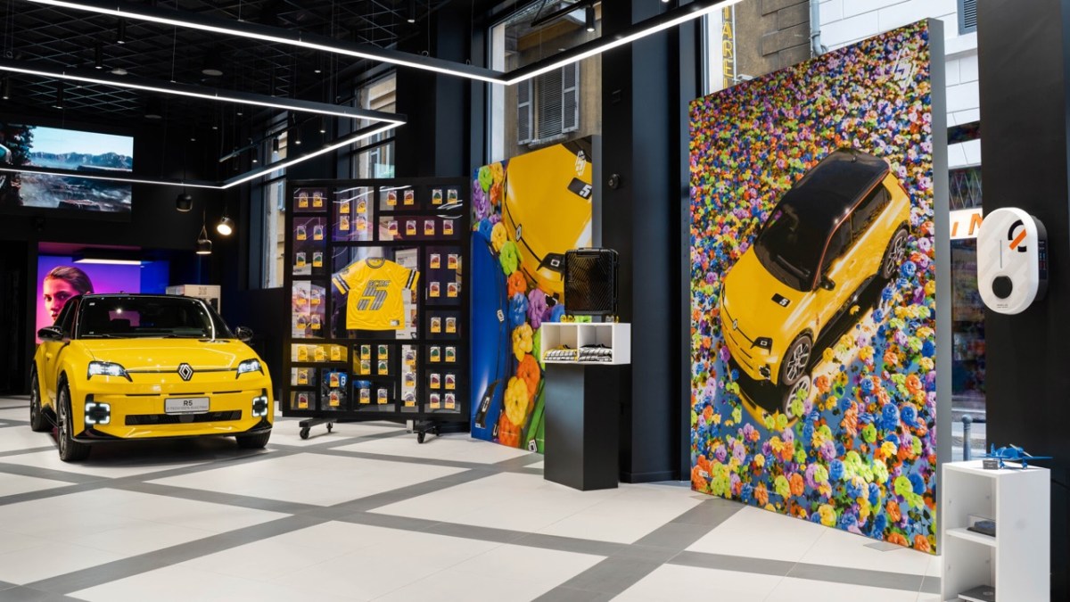 ‘Renault Atelier’ cambia nome e arriva a Milano – Decappottabili – On ...